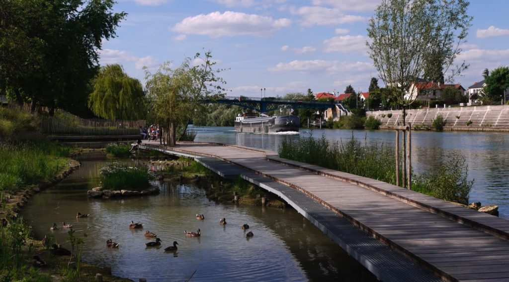 Le Perreux-sur-Marne : Beach and banks of the Artois - BASE